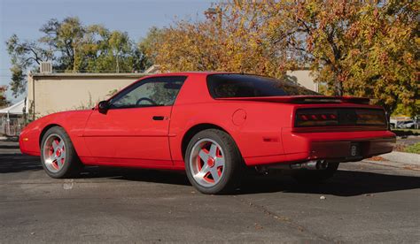 Formula Firehawk The Rare Third Gen Firebird That Brought Back Genuine Muscle Autoevolution