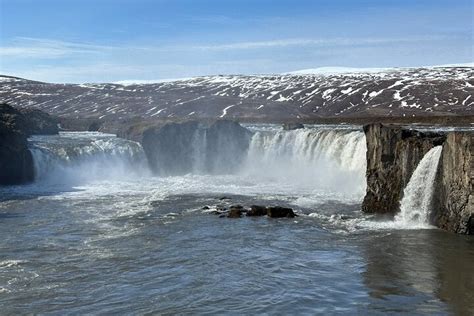 아쿠레이리 항구간 이동편 포함 고다포스 폭포 프라이빗 투어 Guide To Iceland