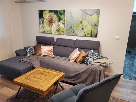 De Vanzare Exceptional Apartament 4 Camere Total Renovat Si Mobilat
