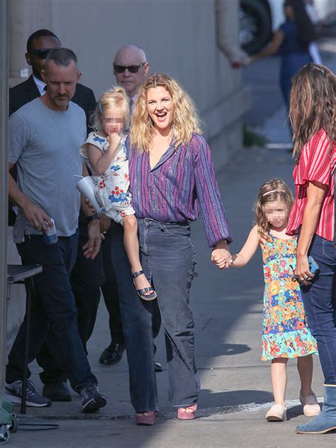 Drew Barrymore Reveals She Doesnt Buy Daughters Christmas Presents