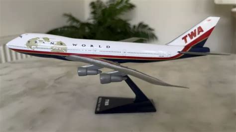 Twa Boeing 747 100 1250 Scale Snap Fit Model Aircraft Final Livery £22