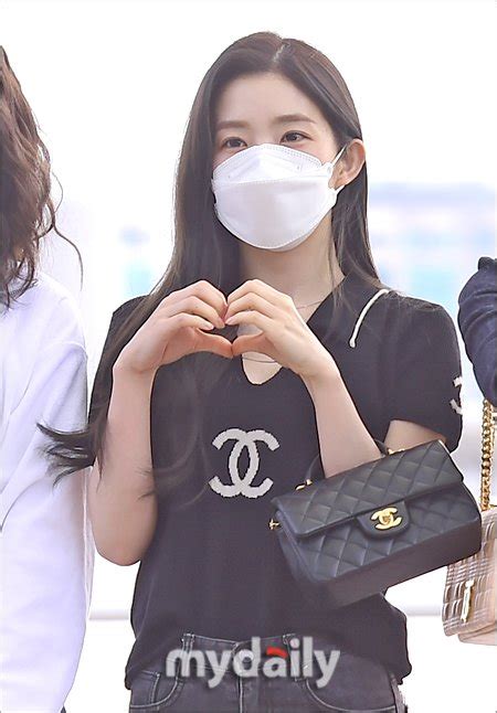 Md포토 레드벨벳 아이린 귀여운 명품 클러치 포인트 네이트 연예