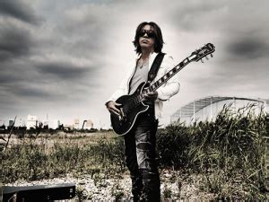 Tak Matsumoto