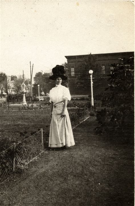 Alice Elizabeth “bessie” Van Hellen Heinlein 1886 1972 Mémorial