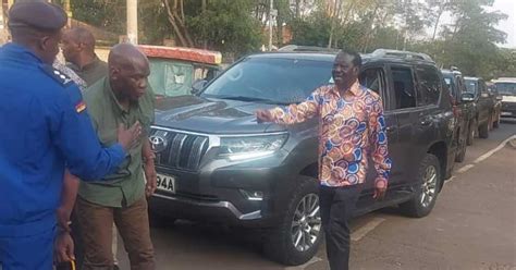 Chaos As Heavily Armed Gsu Officers Block Raila Odinga From Accessing