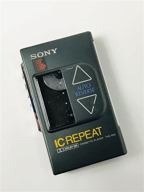 Sony Tps R10 ソニー ポータブルカセットプレーヤー 通電可 ジャンク メルカリ