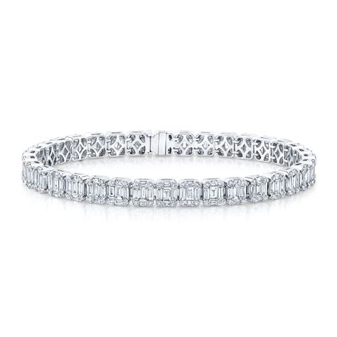 18k White Gold Emerald Cut Diamond Tennis Bracelet