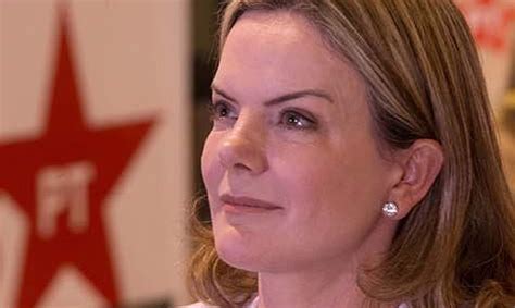 Gleisi Grava Vídeo Em Defesa De Lula Para A Al Jaazera Blog Da Folha
