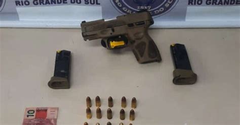 Homem Com Pistola 9mm E Carregadores Extra é Preso Na Zona Sul