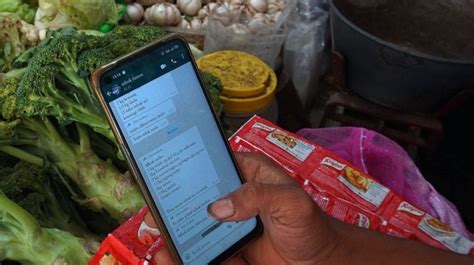 Siasati Penjualan Di Masa PPKM Pedagang Pasar Tradisional Di Kediri