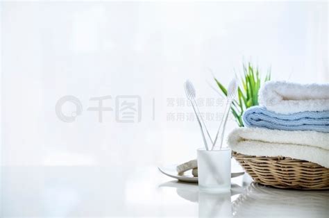 表面背景 篮子里的模型软毛巾和白色牙刷 模板免费下载 jpg格式 626像素 编号68546924 千图网