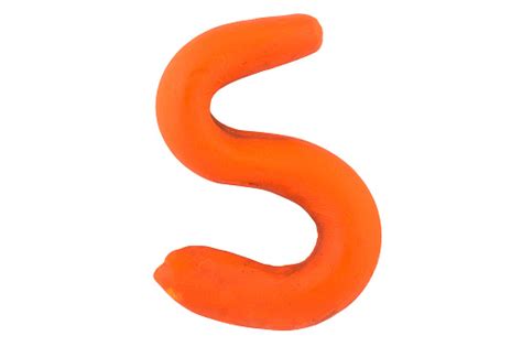 알파벳 영어 다채로운 편지 고립 된 흰색 배경에 Plasticine 점토로 성형 된 수제 편지 다중 색상에 대한 스톡 사진 및