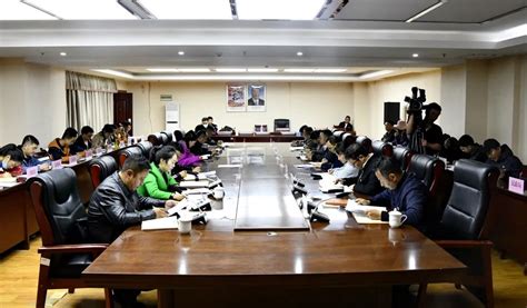 比如县召开县委理论学习中心组第14次学习会澎湃号·政务澎湃新闻 The Paper