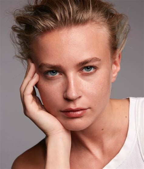 Jeanne Goursaud Thusnelda On Netflixs Barbarians Rcelebs