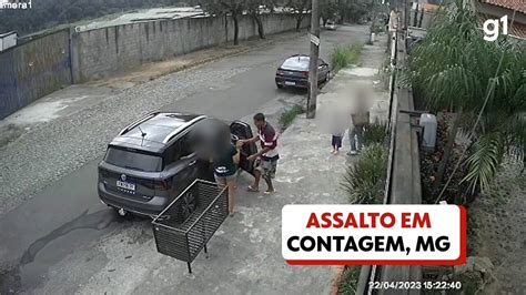 Mulher Tem Carro Roubado Em Plena Luz Do Dia Na Grande Bh V Deo