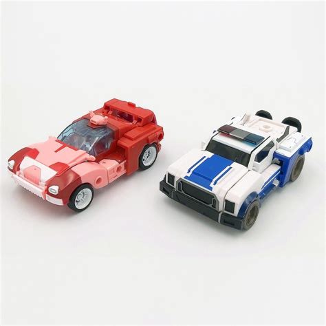 [oc] The Rookie Autobot Cadet Transformers Legacy Evolution Deluxe