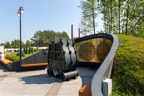 상트페테르부르크 크론슈타트 에 있는 포트 의 공원 섬에 있는 러시아 함대의 영웅의 골목에 설치 0명에 대한 스톡 사진 및 기타
