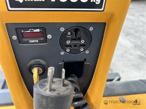 Used Jungheinrich 2007 Jungheinrich Emc B10 Walkie Stacker Non