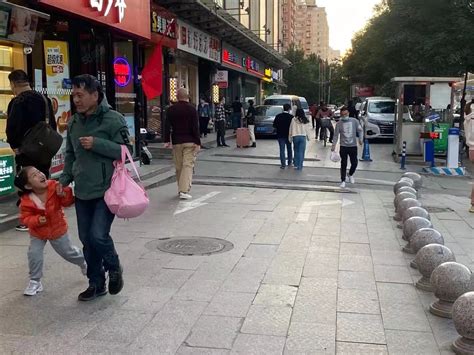 【9图】十里河主街生意随便看人流大消费高房东直租格局好有水电燃气北京朝阳十里河十里河灯饰城弘燕南一路商铺商铺租售生意转让出租 北京58同城