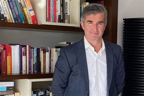 Quién es Tomás Casanegra el tuitero que sigue la acción de Latam DFMAS