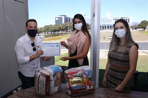 Primeira Dama Mayara Noronha Recebe Doações Para O Comitê De Emergência