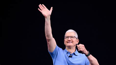 Apples Market Cap Passes 3 Trillion In Early Trading