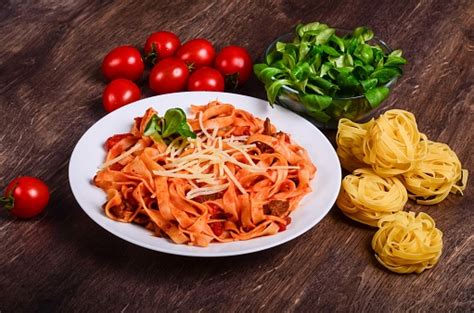 고기 풀입니다 쇠고기 돼지고기와 토마토 Tagliatelle 0명에 대한 스톡 사진 및 기타 이미지 0명 건강한 생활방식