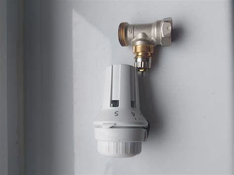 Zaw R Grzejnikowy Danfoss Zaw R Termostatyczny Grzejnikowy Danfoss Sosnowiec Olx Pl
