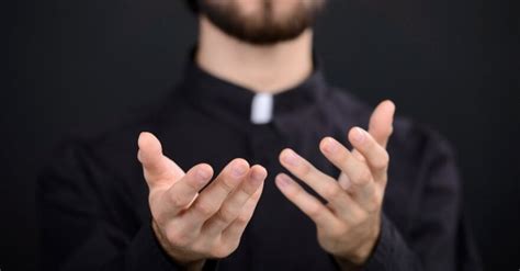 Kunigas Išsamiai Delfilt