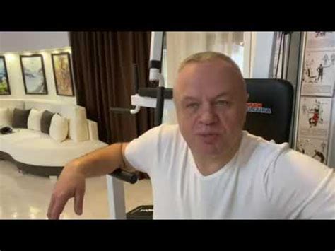 Стихи "Когда взошло твоё лицо..." Е. Евтушенко, читает В. Корженевский ...