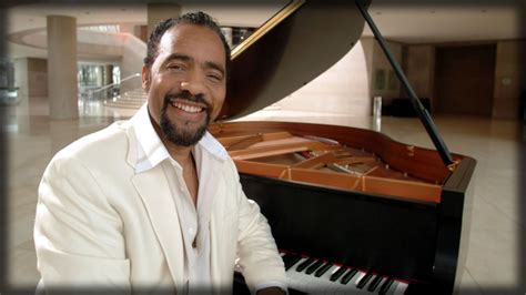 1366x768 Bobby Lyle Smile Suit 1366x768 Resolution Wallpaper Hd Music 4k Wallpapers Images