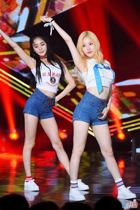 Pin Oleh Eman Resu Di Sonamoo Gaya Model Pakaian Model Pakaian Gaya