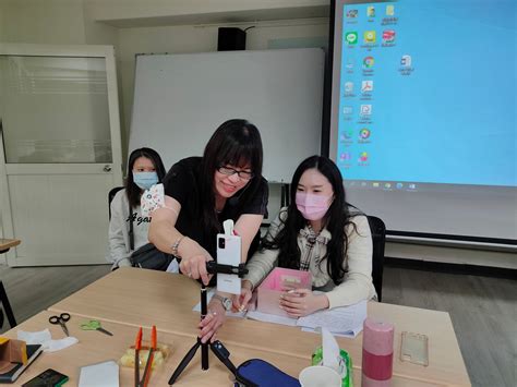 創新產業暨國際學院 推廣教育組 動動手指點點頁面👆 您的商品已加入購物車 🛒 只要一支手機就能創業當老闆🥸