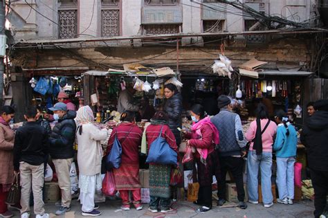 बजारमा तरुल किन्नेको भीड फोटोफिचर