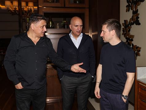 Fk Crvena Zvezda Делегација ФК Црвена звезда на челу са генералним директором Звезданом