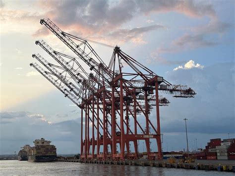 Move It Magazine On Linkedin Liebherr Delivers Ship To Shore Cranes To Port Newark Container