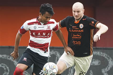 Review Madura United Vs Persija Thomas Doll Kecewa Dengan Lini Depan
