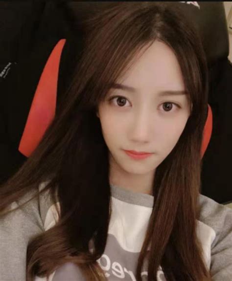 一场大战终于落幕，南波儿放下心来，放出自拍比赛