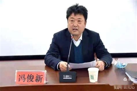 县委书记艾文志赴滦南一中作思想政治理论课报告师生