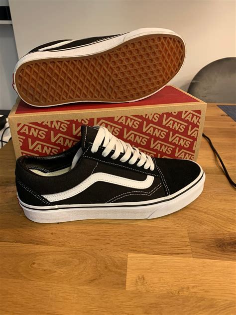 Se Produkter Som Liknar Vans Old Skool Skor Svartv På Tradera