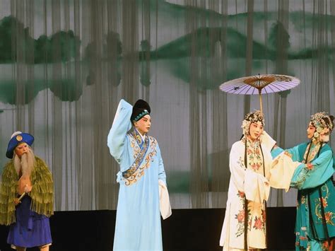经典京剧《白蛇传》福州上演 搜狐大视野 搜狐新闻