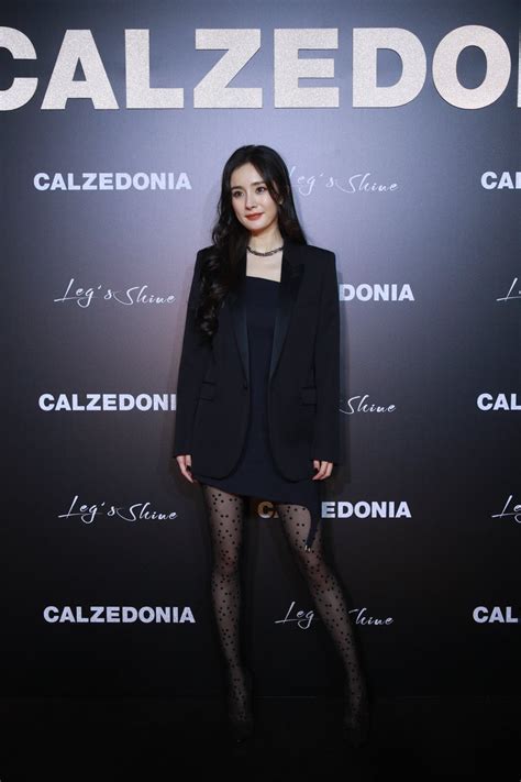 杨幂灵感波点黑丝短裙生图写真 328P 1 57G 明星写真 明星生图 生图 明星 杨幂 No mx720