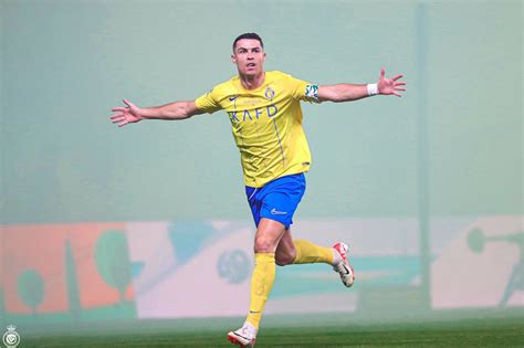 جلوب سوكر رونالدو ينافس ثنائي الهلال على جائزة أفضل لاعب بالشرق