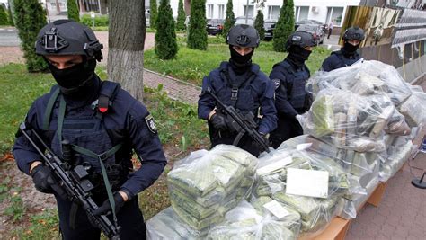 ДЕА ФБИ и Еуропол ухапсили врх полиције БиХ Сумња се да су део ужег круга нарко боса