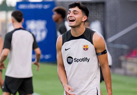 Pedri Suffers Latest Fan Harassment At Barcelona Training Football España