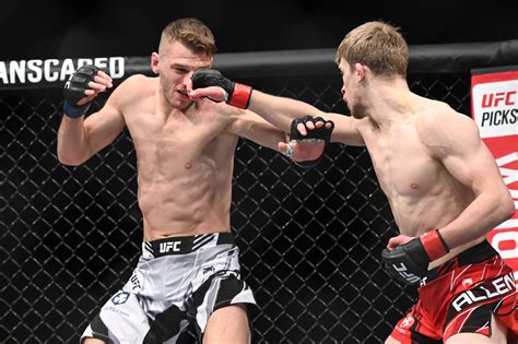 Arnold Allen Def Dan Hooker At UFC Fight Night Best Photos