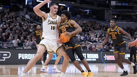 Zach Edeys Historic 30 20 Game Powers Purdue To A Dominant Victory