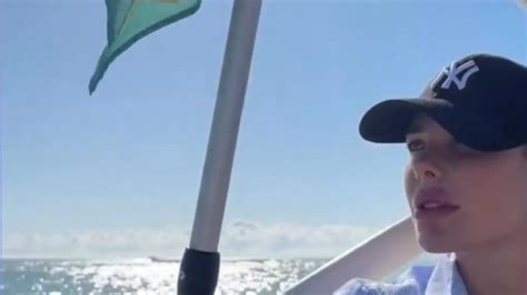 Ilary Blasi Ecco Il Video Della Gita In Barca In Brasile Nel Paradiso