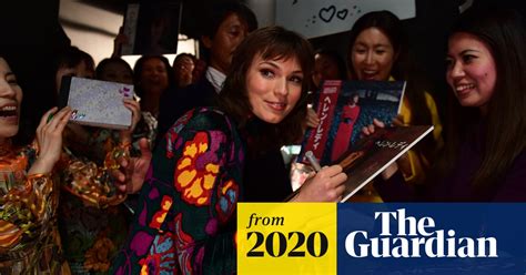 I Am Woman Review Helen Reddy Biopic Sings Flat Biopics The Guardian