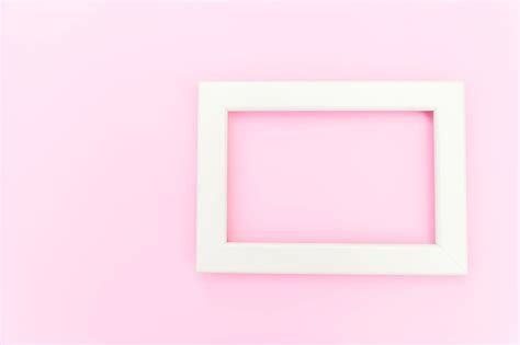 분홍색 파스텔 컬러의 배경에 고립 된 빈 분홍색 프레임으로 단순히 디자인하십시오 상단보기 플랫 레이 복사 공간 모의 최소한의 개념 0명에 대한 스톡 사진 및 기타 이미지